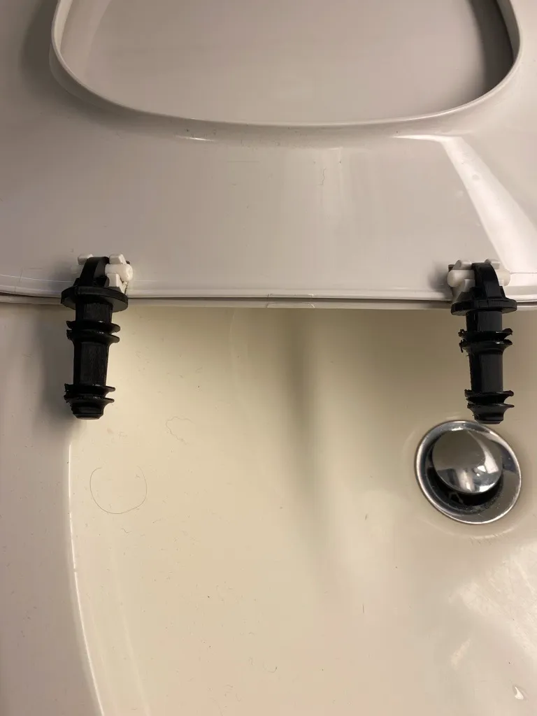 Fixing plug for WC by Jonatan - MakerWorld