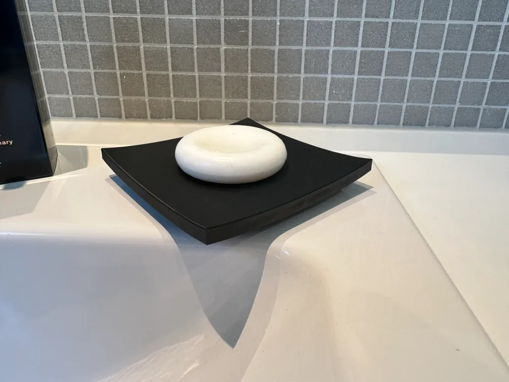 Minimalist curved soap dish by AVT models - MakerWorld