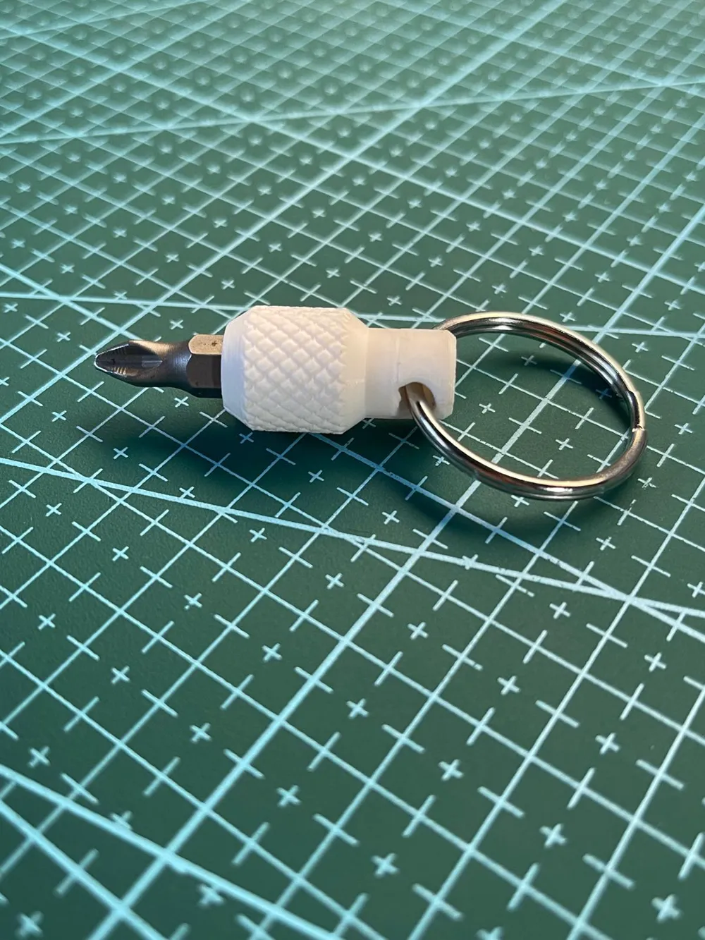 SCREWDRIVER KEYCHAIN TOOL - Free 3D Print Model - MakerWorld