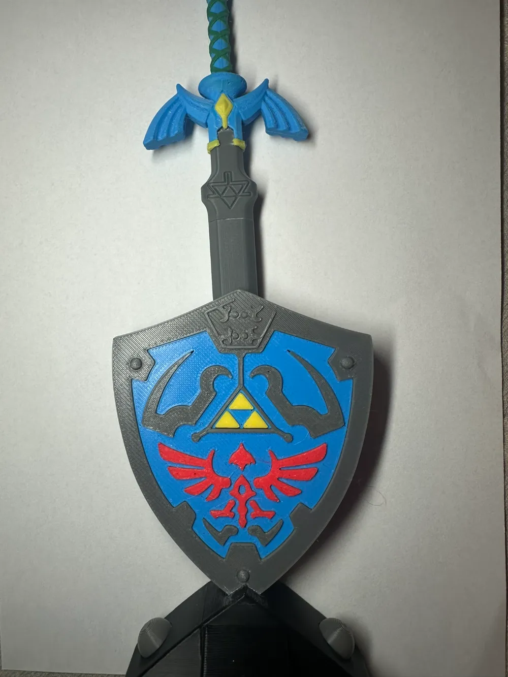zelda shield pen holder by marconooren - MakerWorld