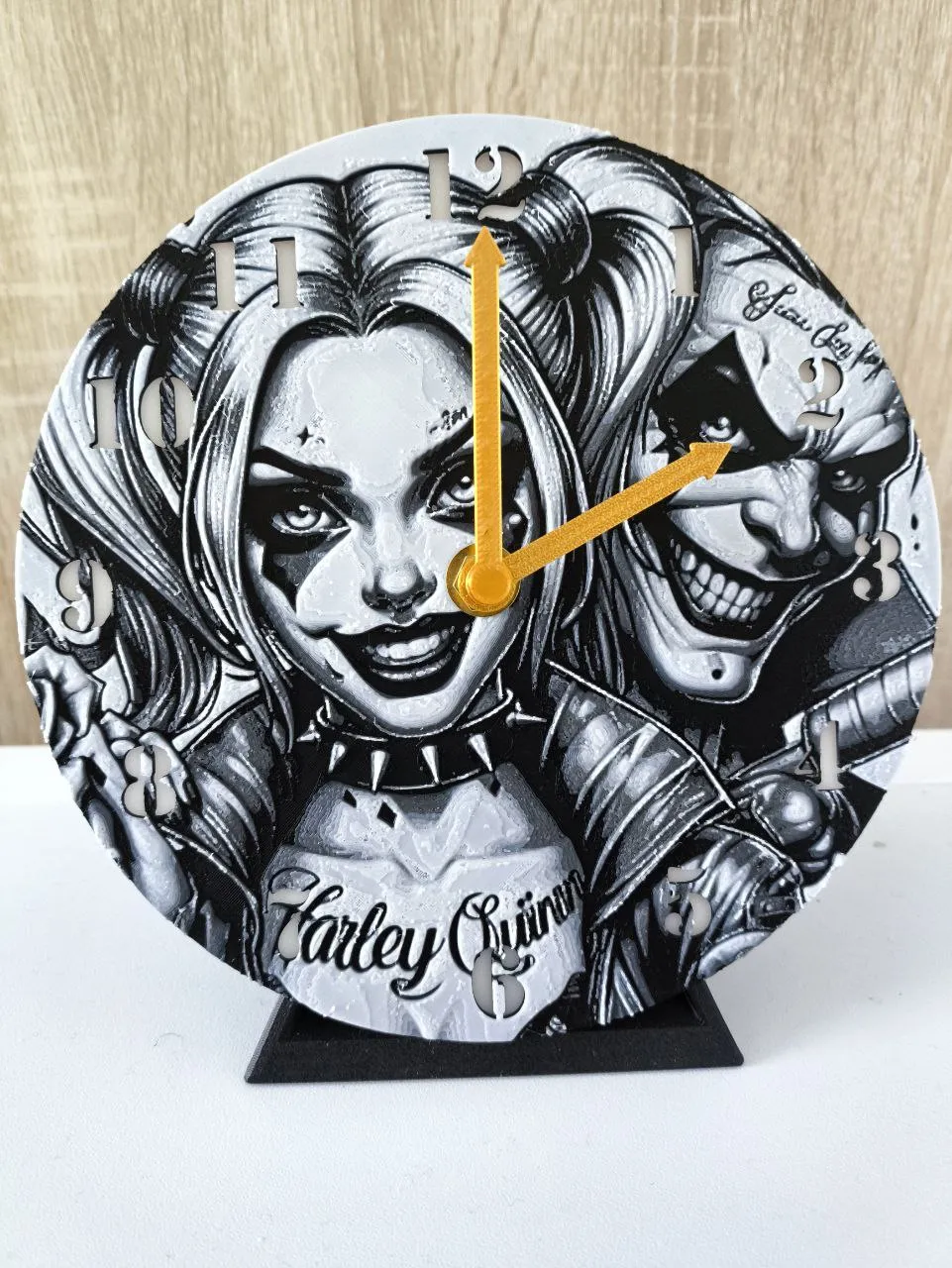 Joker Hueforge Clock - Free 3D Print Model - MakerWorld