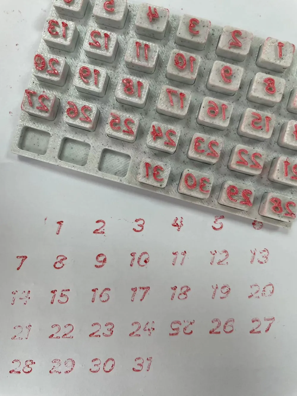 Movable type printing calendar by Jakko Cobain - MakerWorld