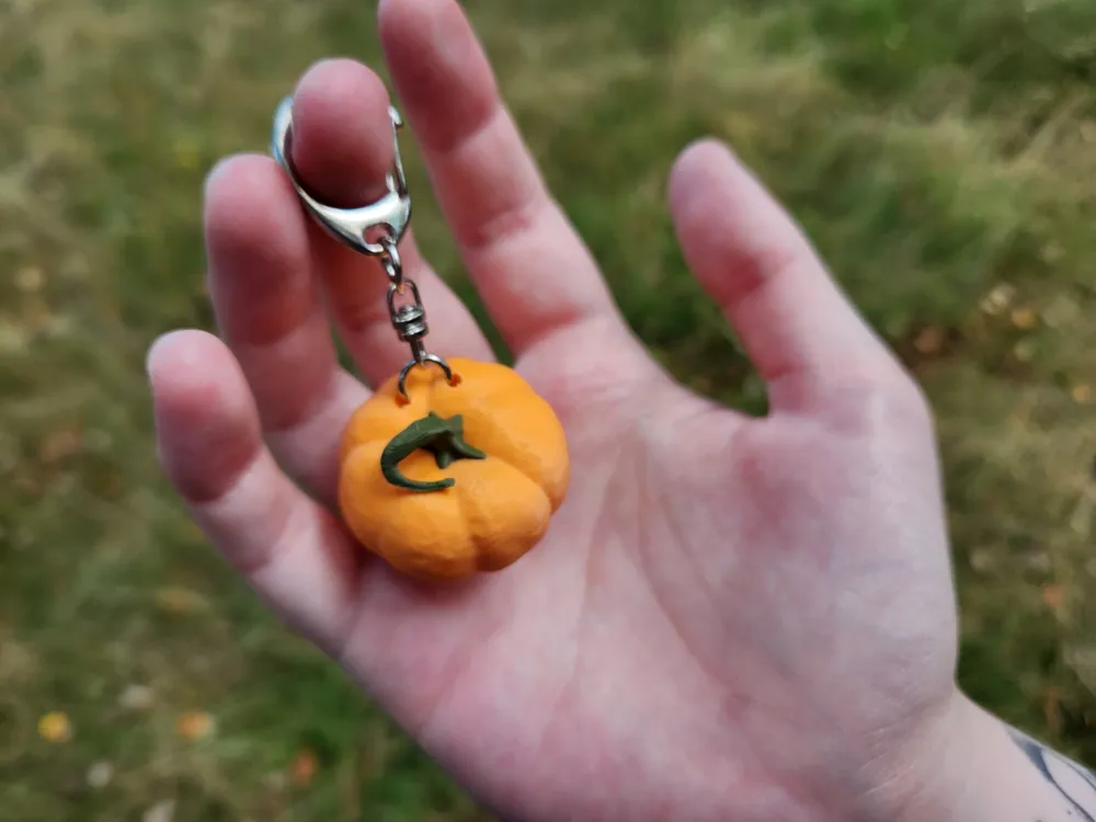 Realistic Pumpkin (+ keychain version) by Amethyst3D - MakerWorld