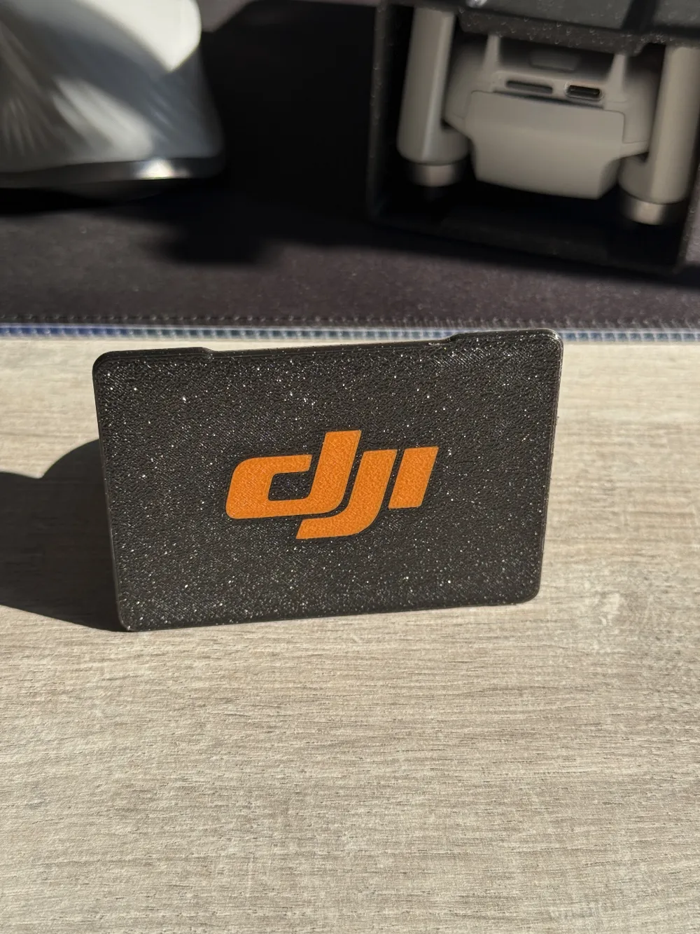 大疆Mini 2盖子改版，带大疆标志 二次创作 - 来自 y18y - MakerWorld