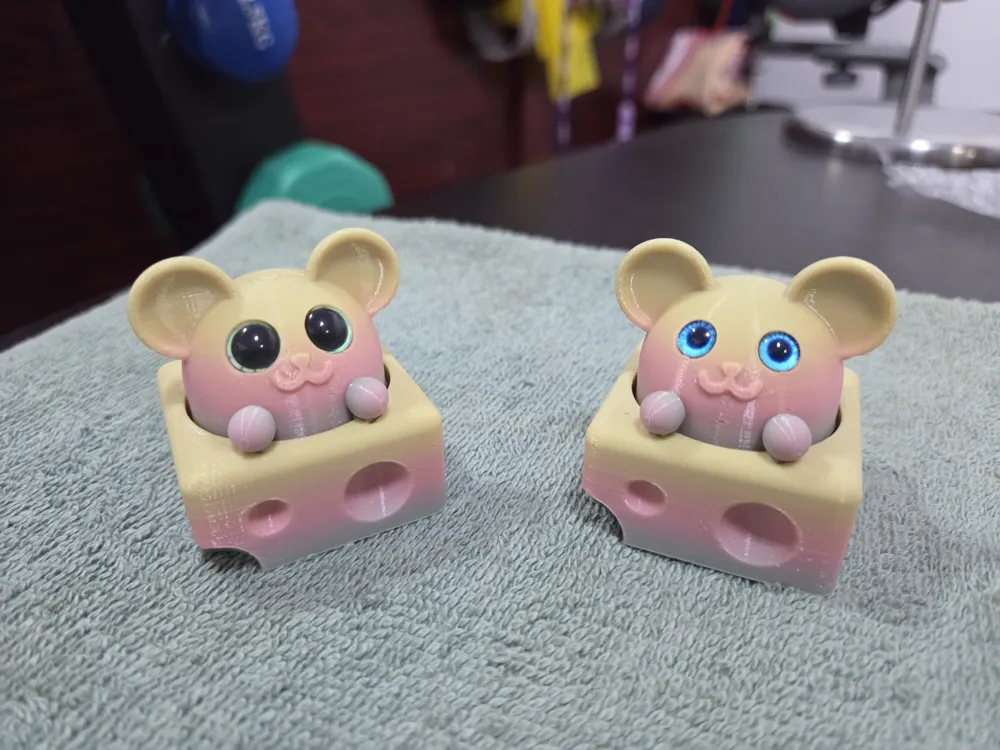 Mouse in Cheese Clicker - glass eye compatible - Free 3D Print Model ...