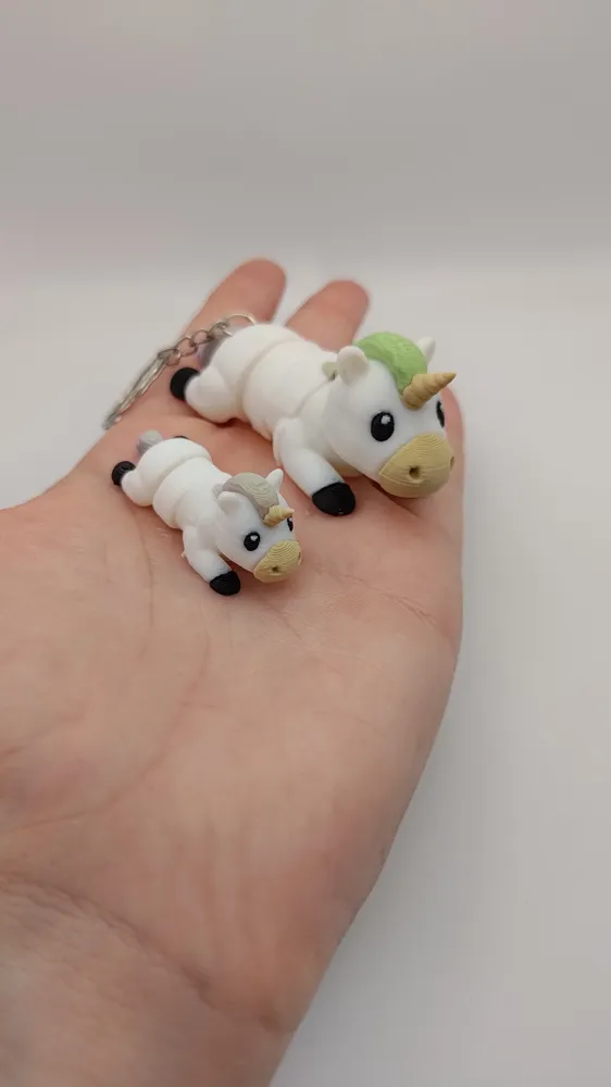 Cute flexi unicorn keychain and minis by Hikikomori3D MakerWorld ...