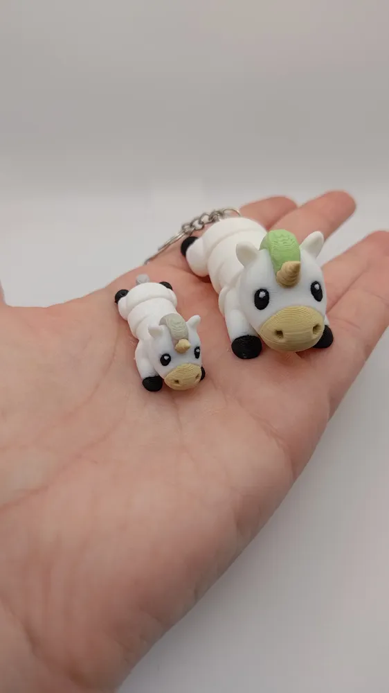 Cute flexi unicorn keychain and minis by Hikikomori3D MakerWorld ...