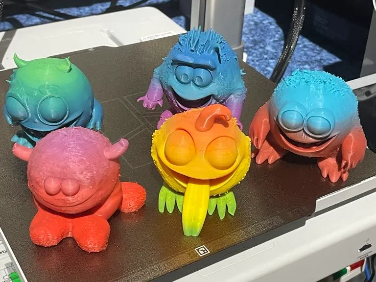 Big Eyed Blob Alien Pets (series 1) - Free 3D Print Model - MakerWorld
