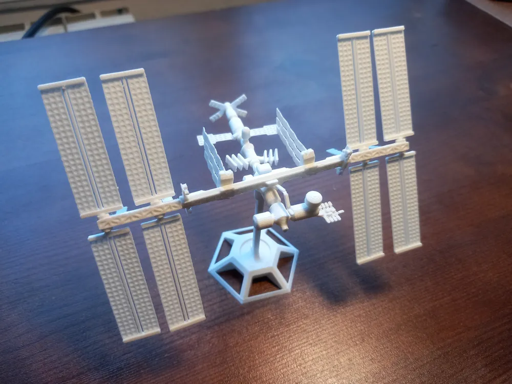 International Space Station - Scale Model 1:800 - Free 3D Print Model ...
