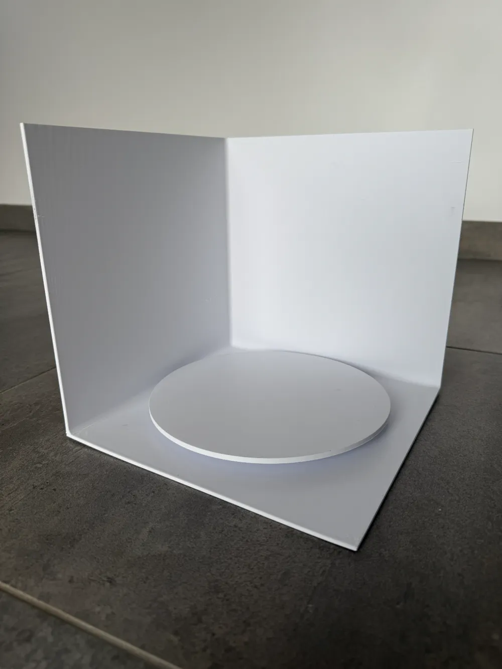 Photo box with rotating tray on bearings. - Free 3D Print Model - MakerWorld