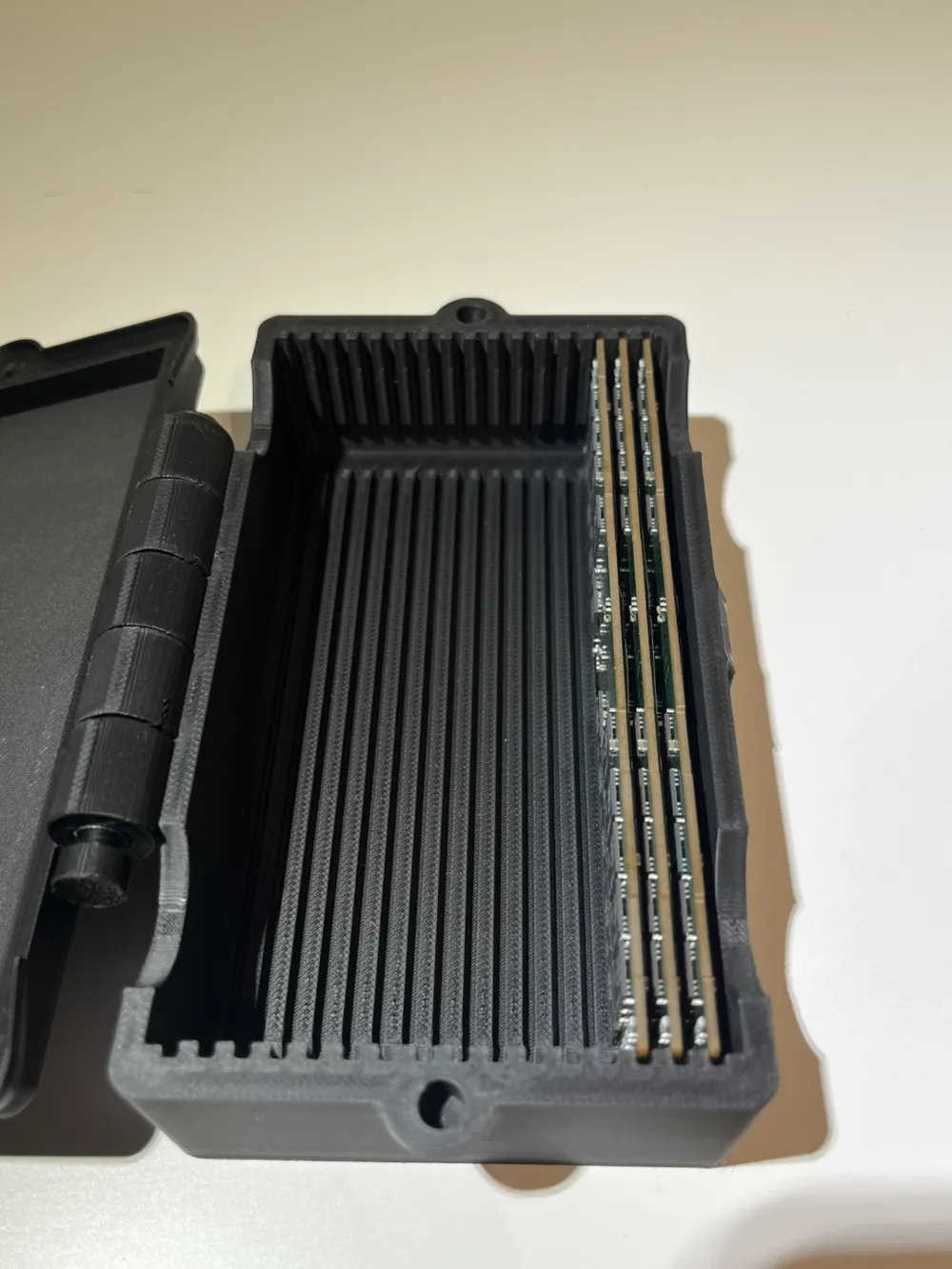 16 Ram Slots chest for transporting - Free 3D Print Model - MakerWorld