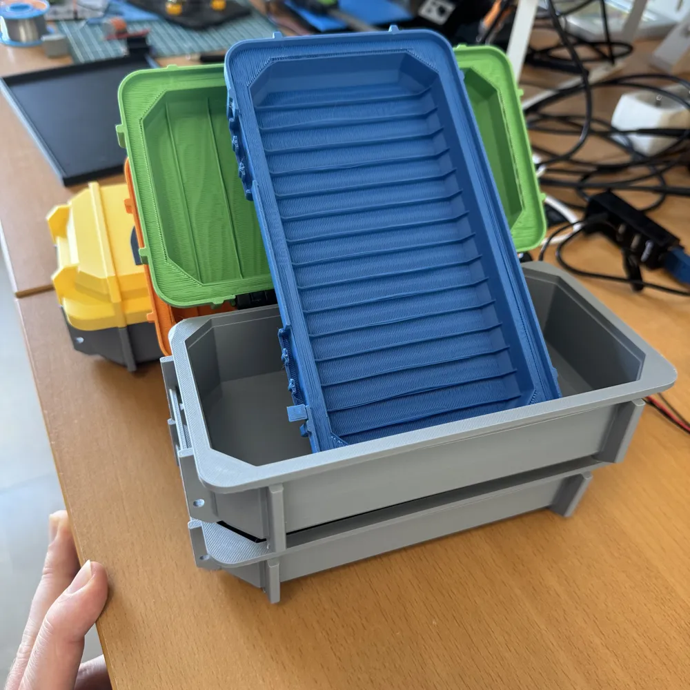 Starfield Ammo Boxes V2 (Faster print, Hinges, ..) by pauls_3d_things ...