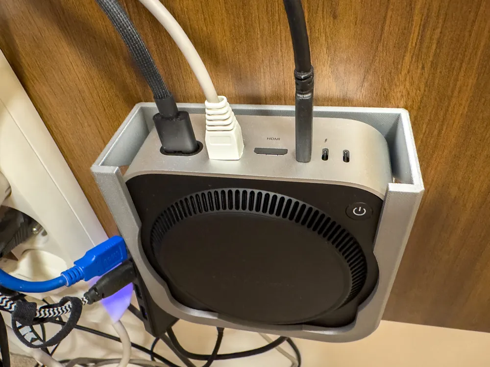 MacMini M4 wall mount by Chodec - MakerWorld