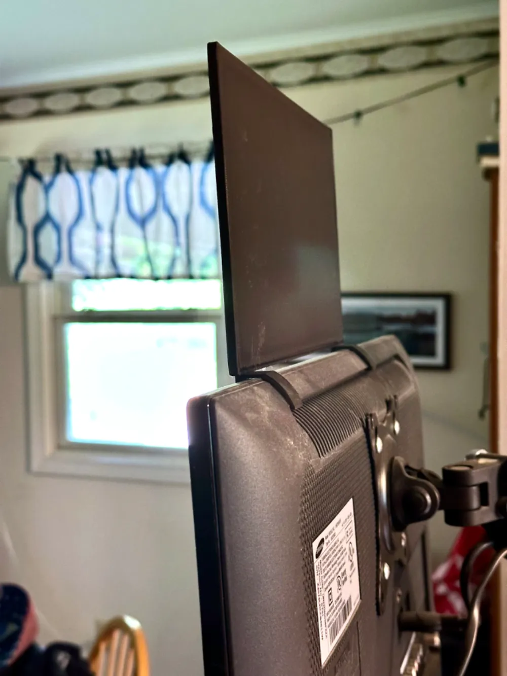 TV Light Blocking Shade by N1MIE - MakerWorld