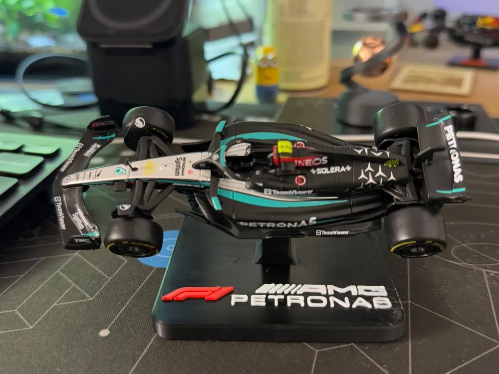 Mercedes F1 Display Stand (Bburago 1/43 diecast) by Poy - MakerWorld