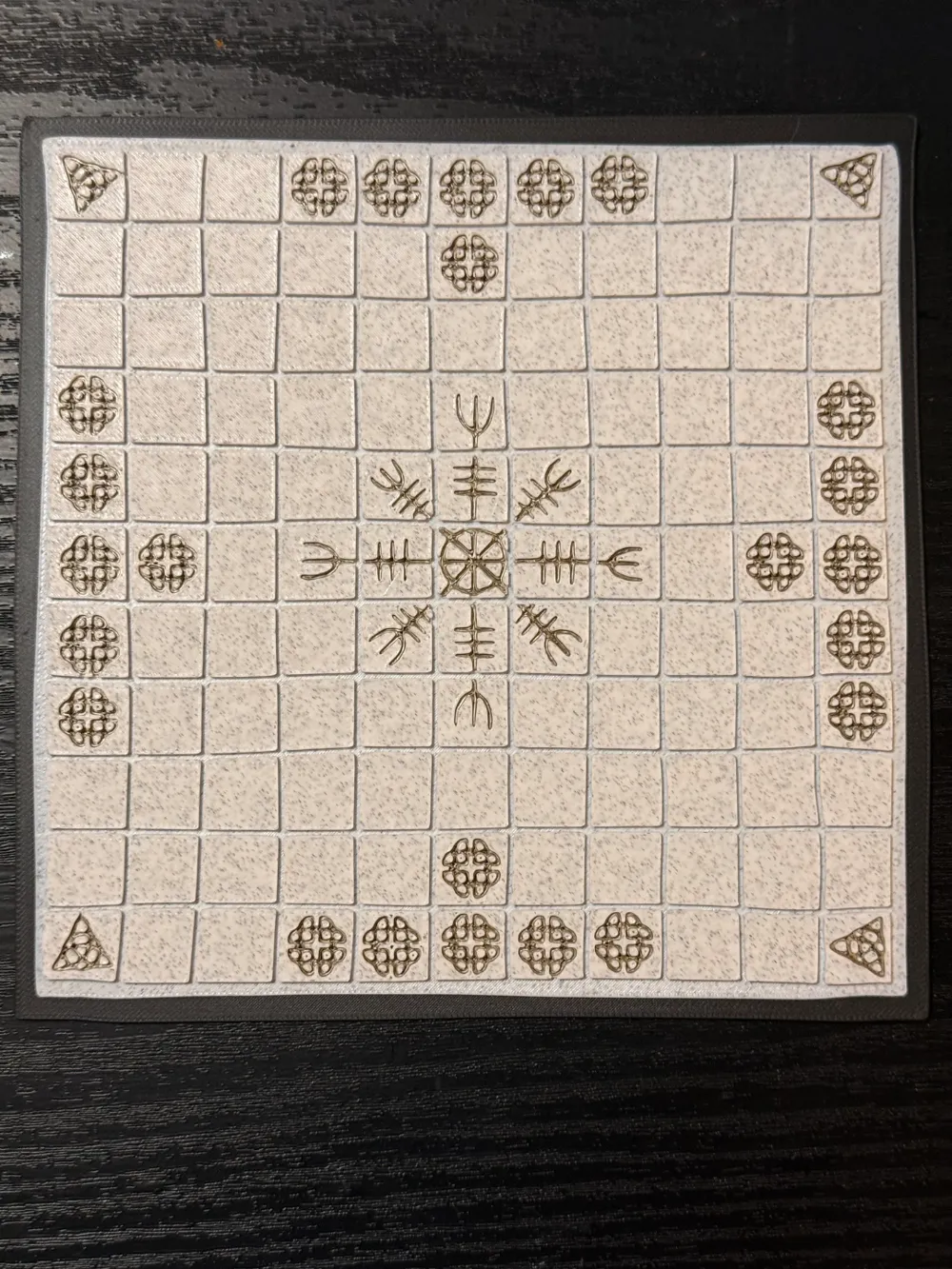 Hnefatafl - Viking Chess - Free 3D Print Model - MakerWorld