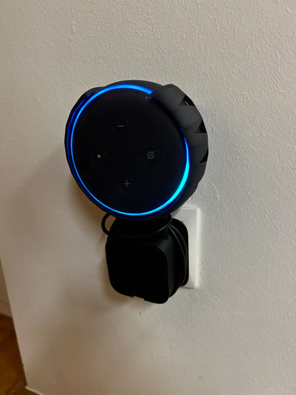 Echo Dot Outlet Bracket Remixed by jr2142 - MakerWorld