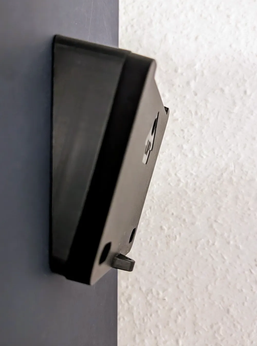 Angled mount for Eufy Wall Cam S120 by Basti - MakerWorld