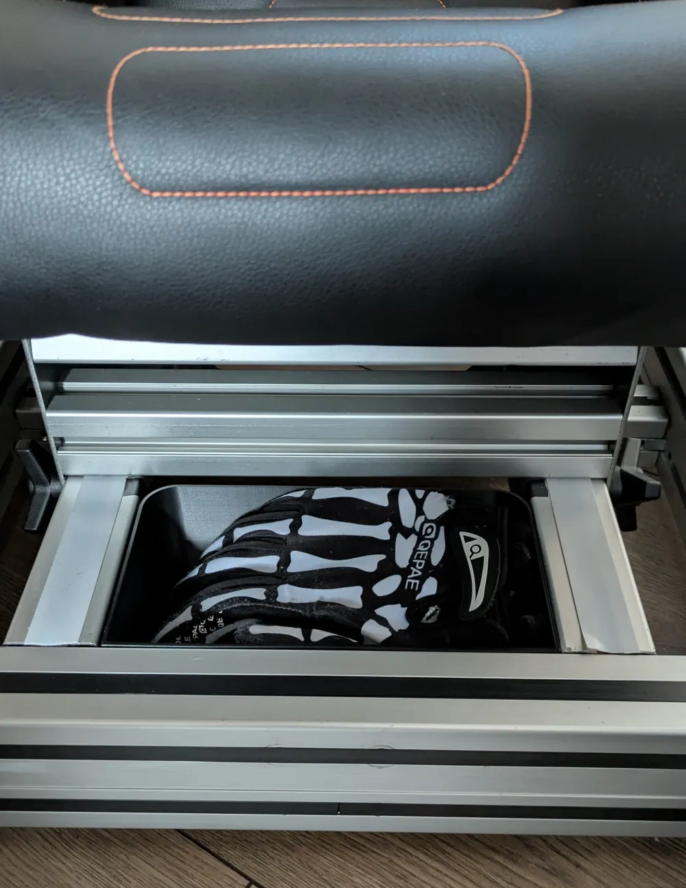 Simracing chassis glove box - Free 3D Print Model - MakerWorld