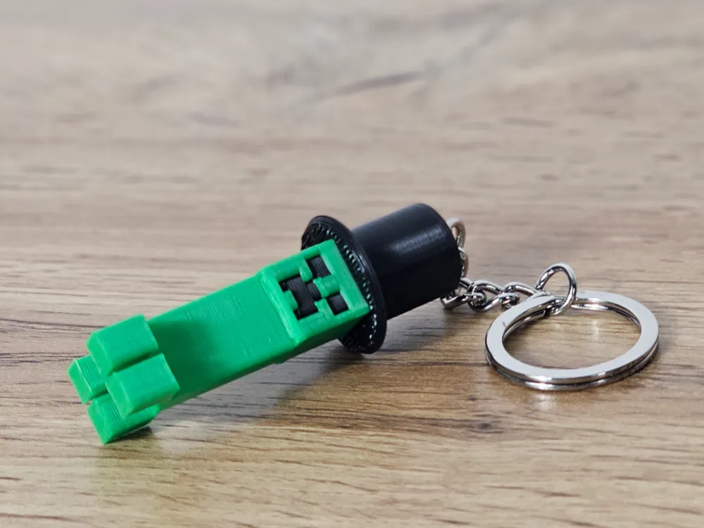 Minecraft Creeper with Hat – Keychain - Free 3D Print Model - MakerWorld