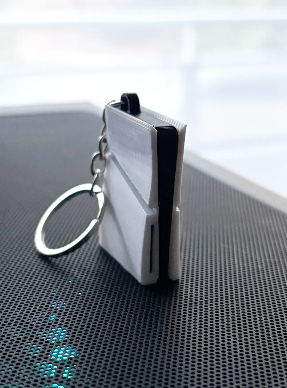 PS5 Keychain by VISMOND GROUP MakerWorld: Download Free 3D Models
