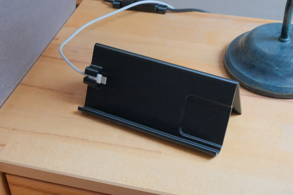 iPhone Nightstand Stand by srprint - MakerWorld