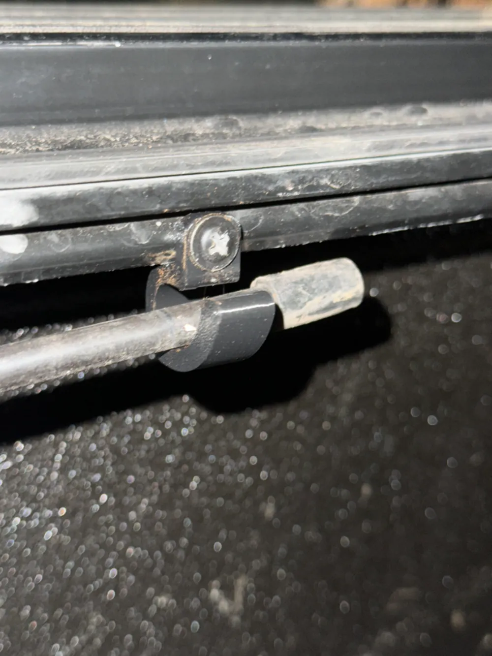 BakFlip F1 Prop Rod Clip - Truck Tonneau Bed Cover by barbasnoo ...