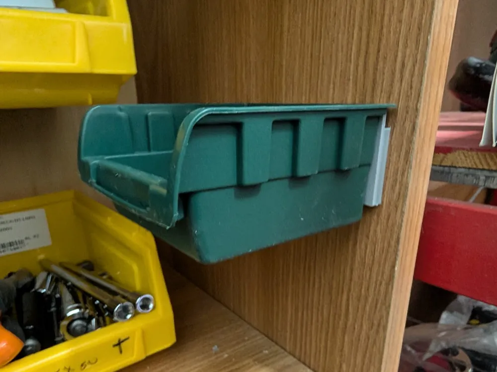 Wall mount for Parkside wolf mouth boxes by negrandr - MakerWorld