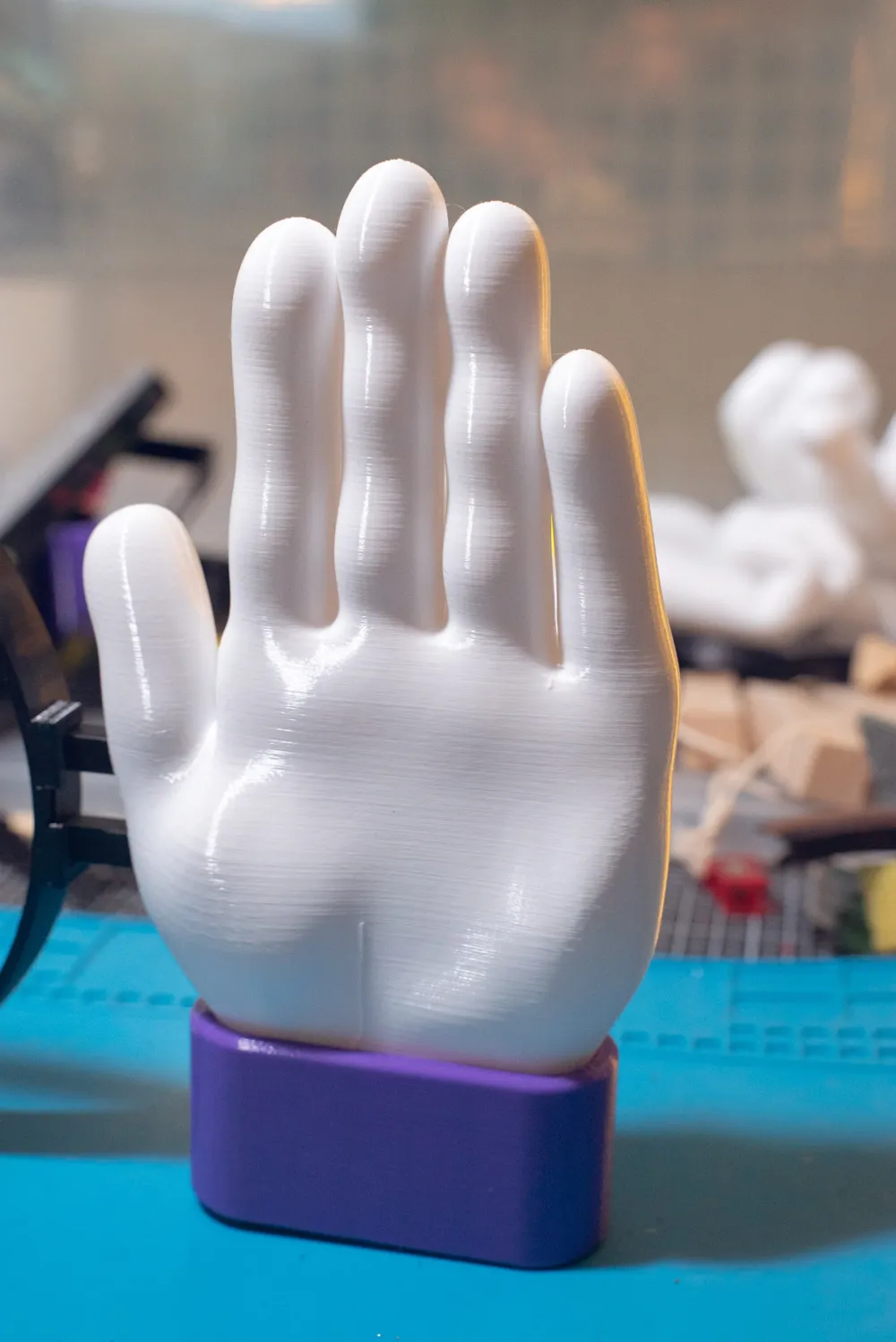 Cartoon hand-shaped sun hat - Free 3D Print Model - MakerWorld