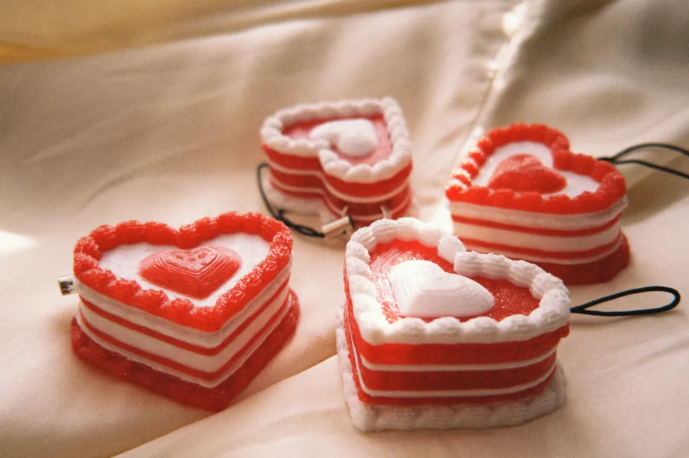 Heart Cake Charm Keychain - Free 3D Print Model - MakerWorld