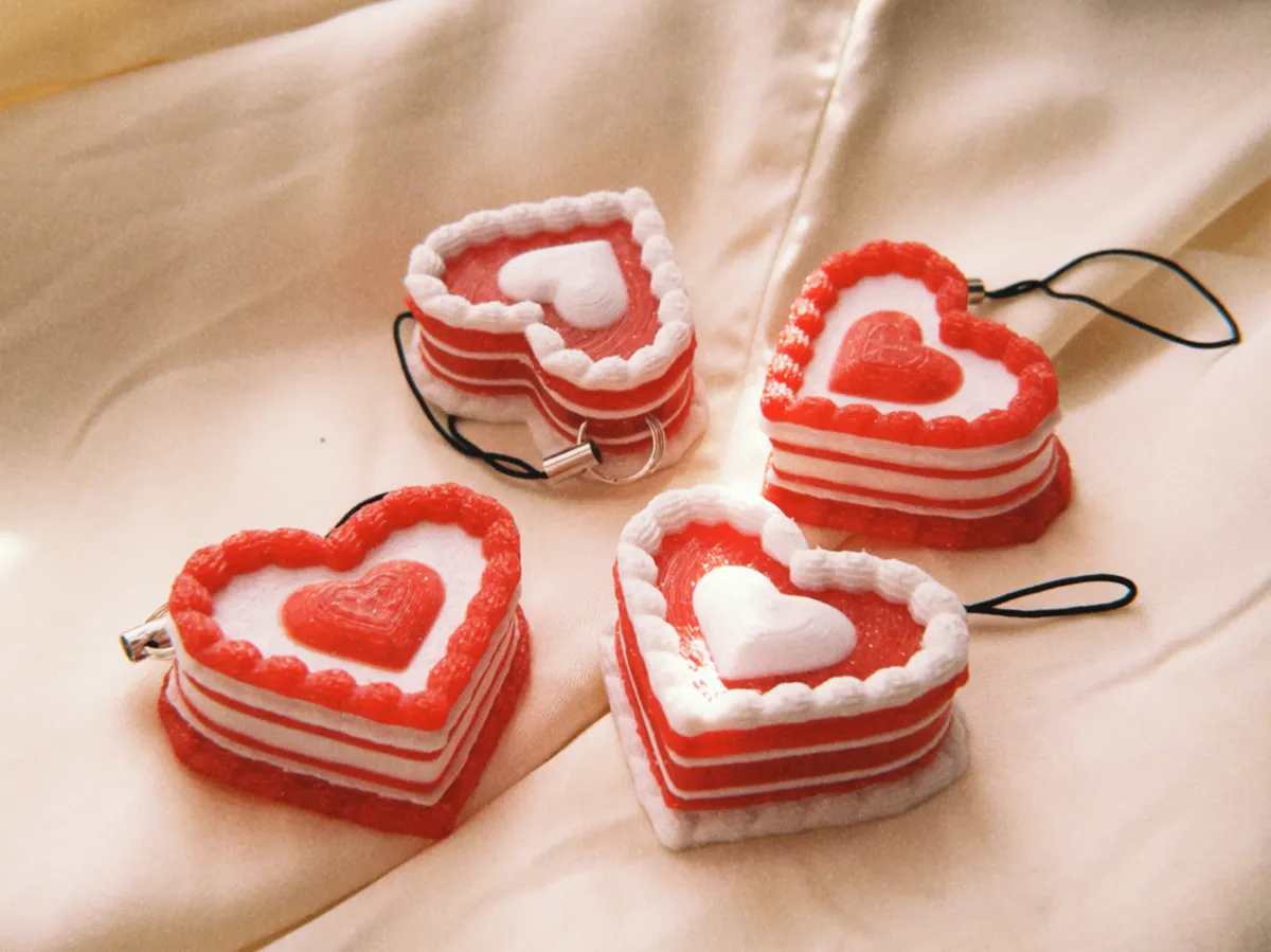 Heart Cake Charm Keychain - Free 3D Print Model - MakerWorld