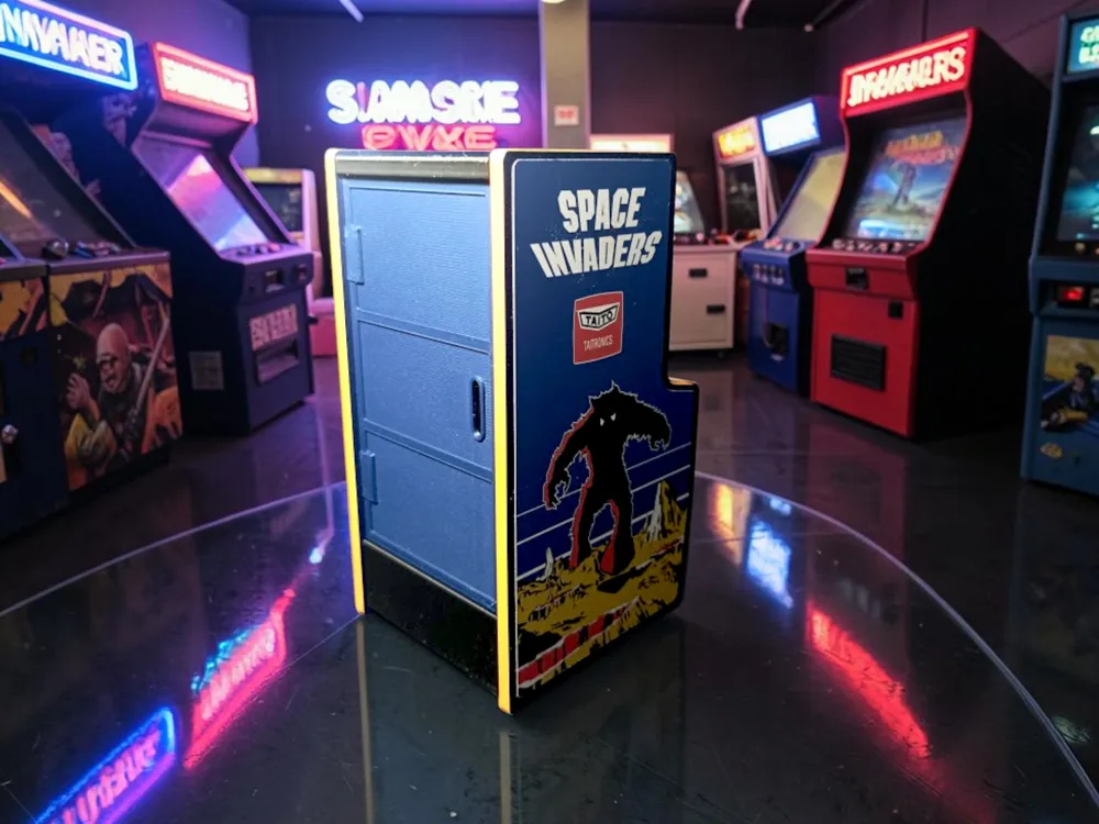 Space Invaders Themed Desk Pen Holder - Free 3D Print Model - MakerWorld