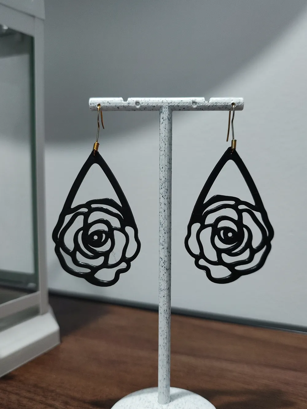 Eternal Rose Earrings - Free 3D Print Model - MakerWorld