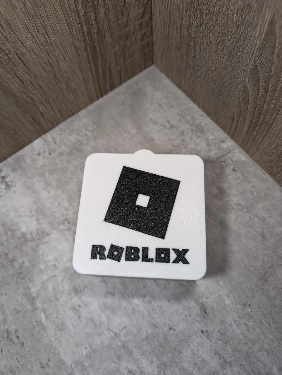 Roblox Desk Display & Storage by GRFN Prints MakerWorld: Download Free ...