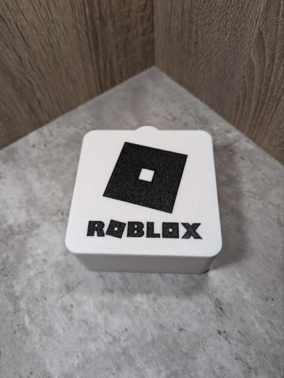 Roblox Desk Display & Storage by GRFN Prints MakerWorld: Download Free ...