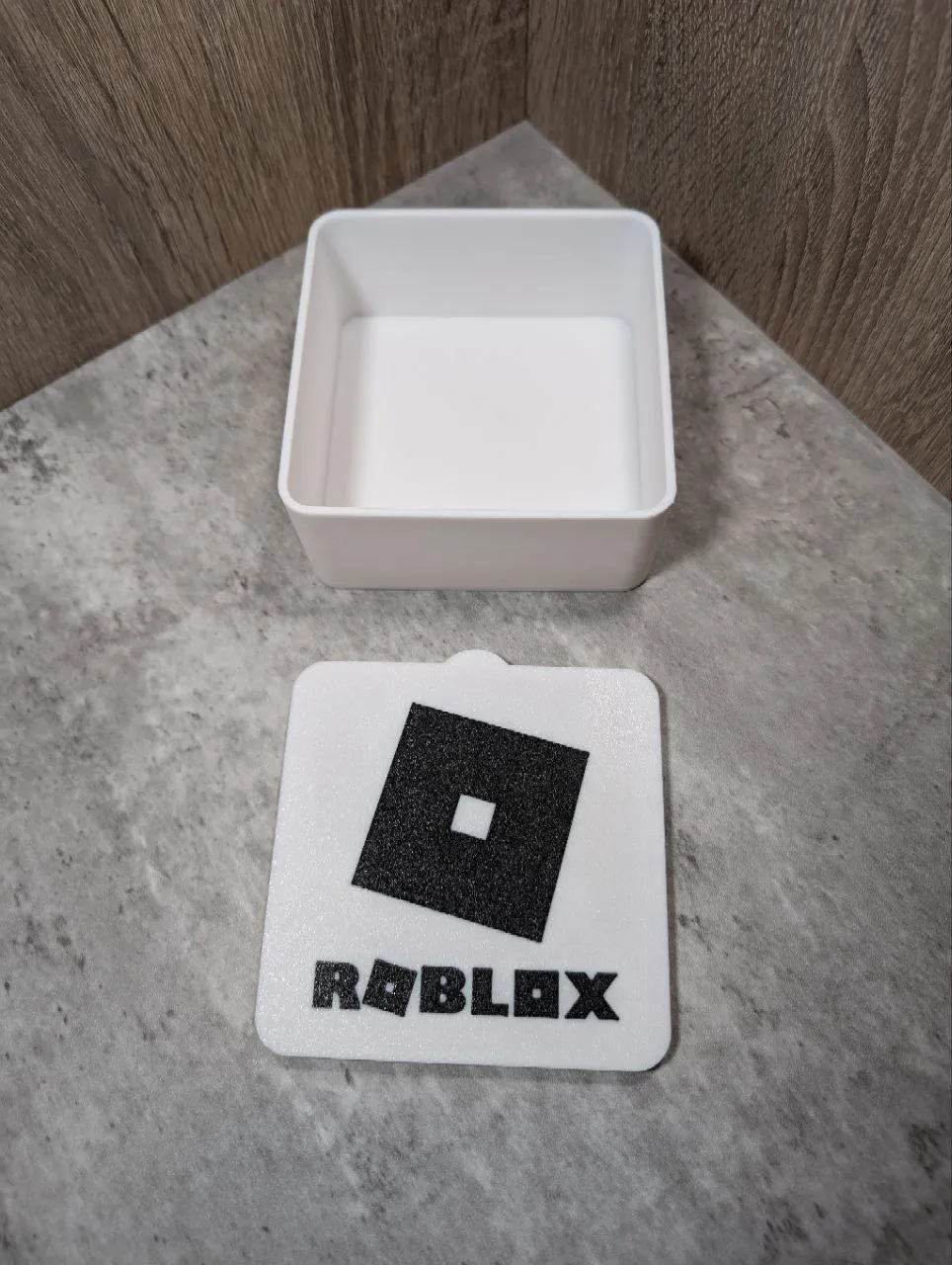 Roblox Desk Display & Storage by GRFN Prints MakerWorld: Download Free ...