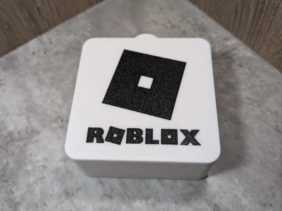 Roblox Desk Display & Storage by GRFN Prints MakerWorld: Download Free ...