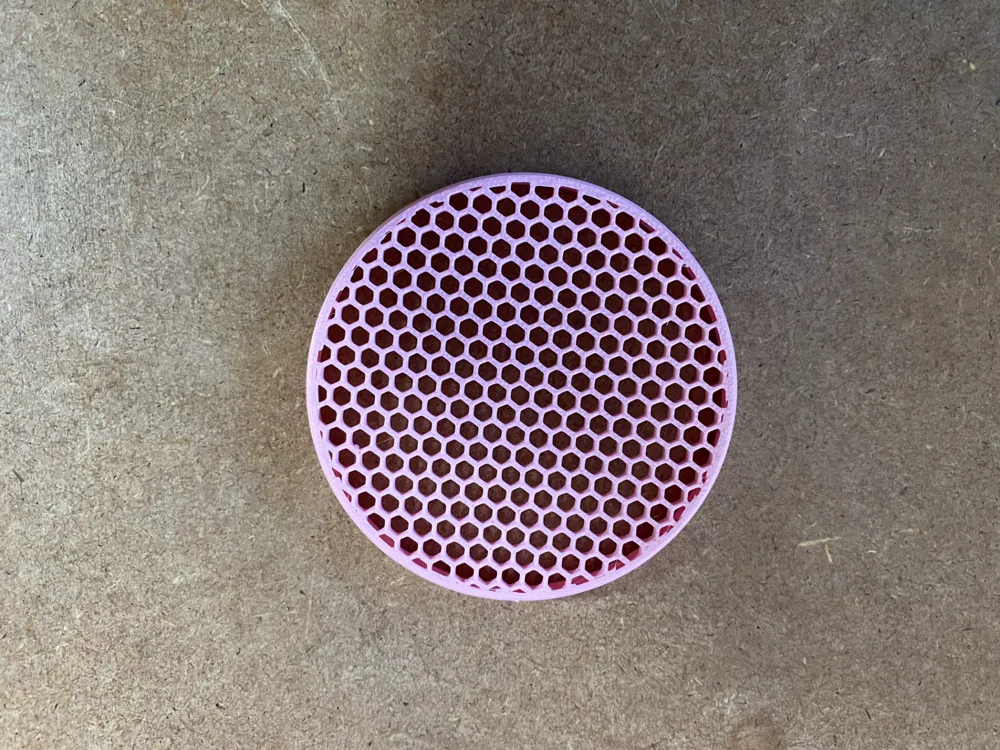 Hole cover for laboratory filter paper by plastic_plants - MakerWorld