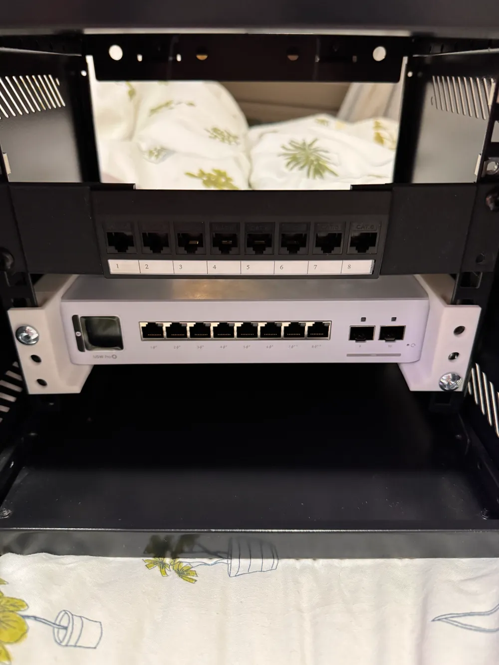Ubiquiti Pro 8 POE Switch 10 Inch rack by Alli - MakerWorld