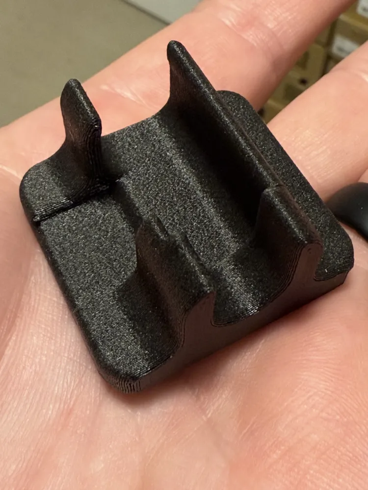 Magnetic holder for Bambu 4-in-1 PTFE adapter by madizmo MakerWorld: Download Free 3D Models