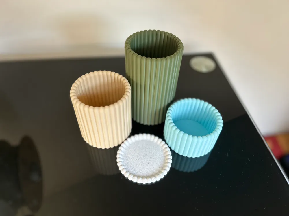 Ribbed design cups with different heights - Free 3D Print Model ...