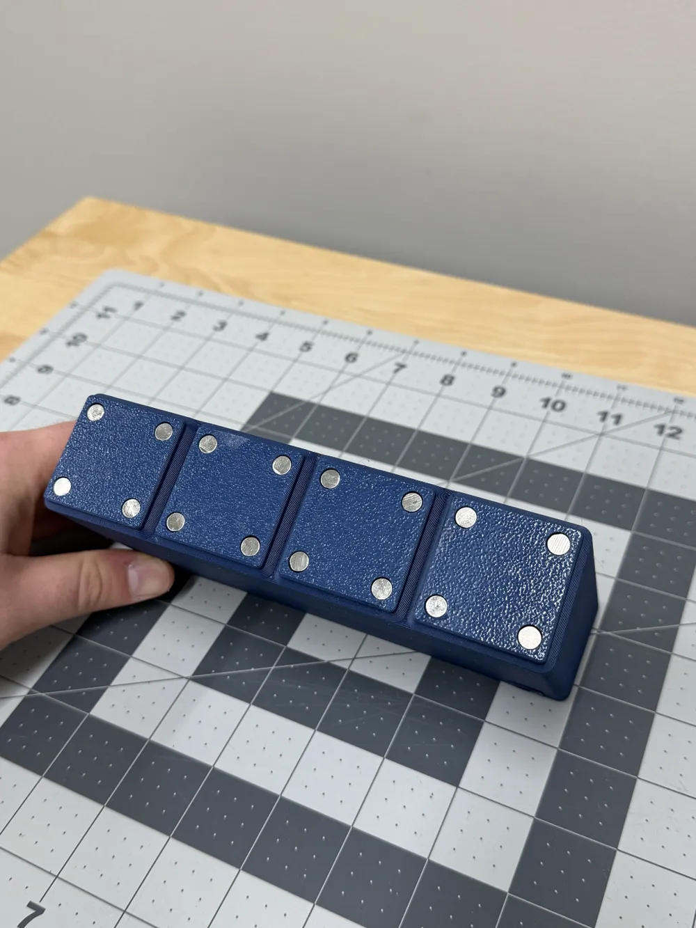 Gridfinity 4x1, 2 Tier, Round Sandpaper Holder - Free 3D Print Model ...