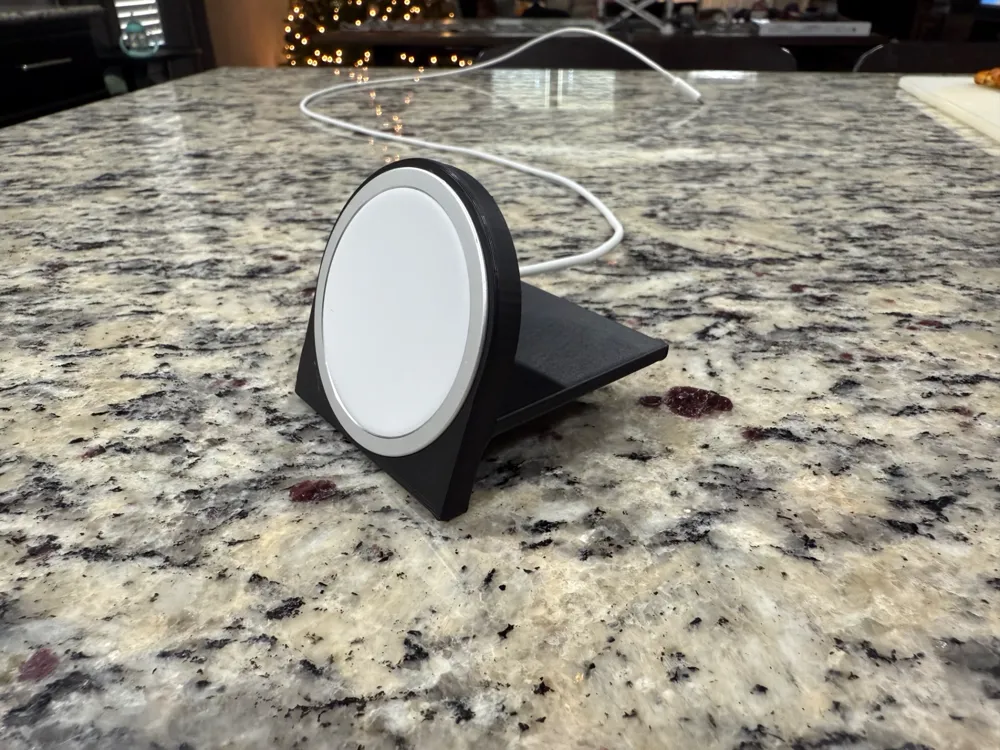 Floating Magsafe Desk Mount (Centered) - Free 3D Print Model - MakerWorld