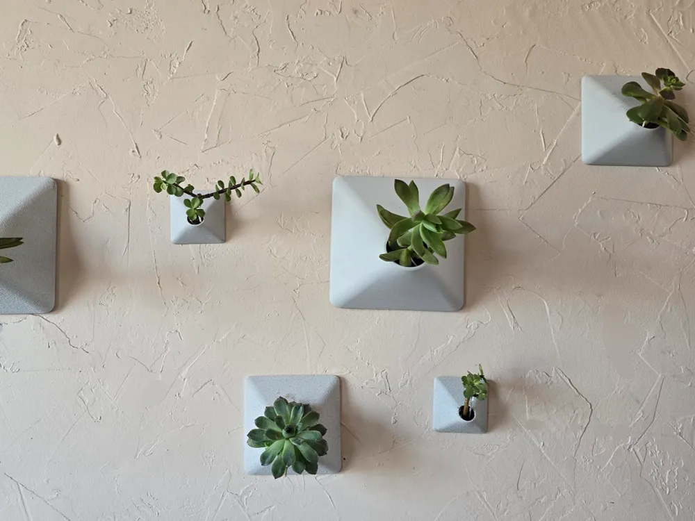 Minimalist Wall Hanging Planter by Echo Forms MakerWorld: Download Free 3D Models