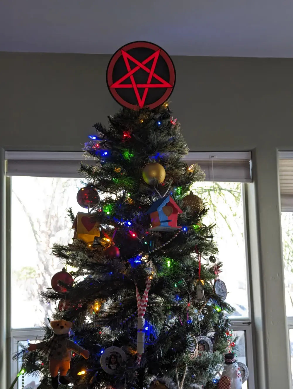 Light Up Pentagram with Tree Topper Attachment by SqueakyRobot - MakerWorld