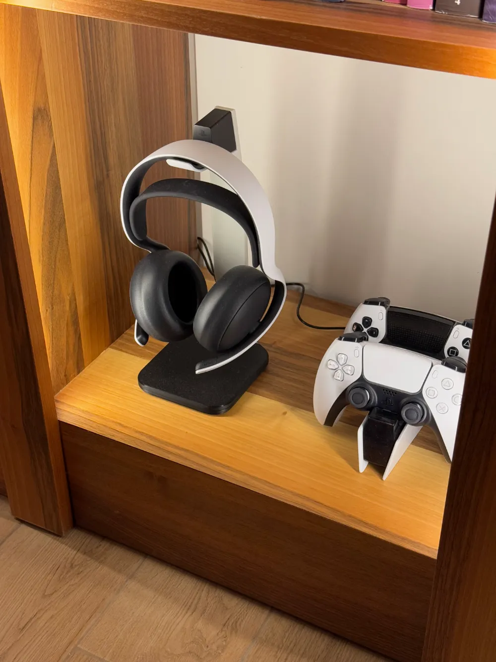 PlayStation Elite Pulse Headset Charging Stand by Fatih Arslan ...