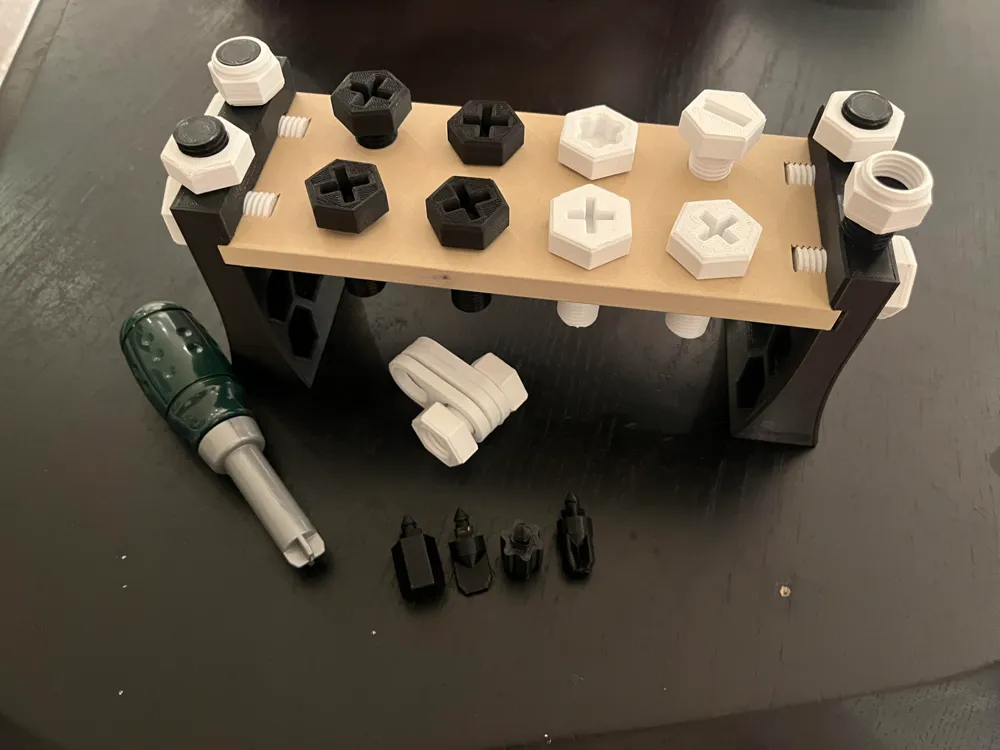 Screw Station Kids Toy by André MakerWorld: Download Free 3D Models