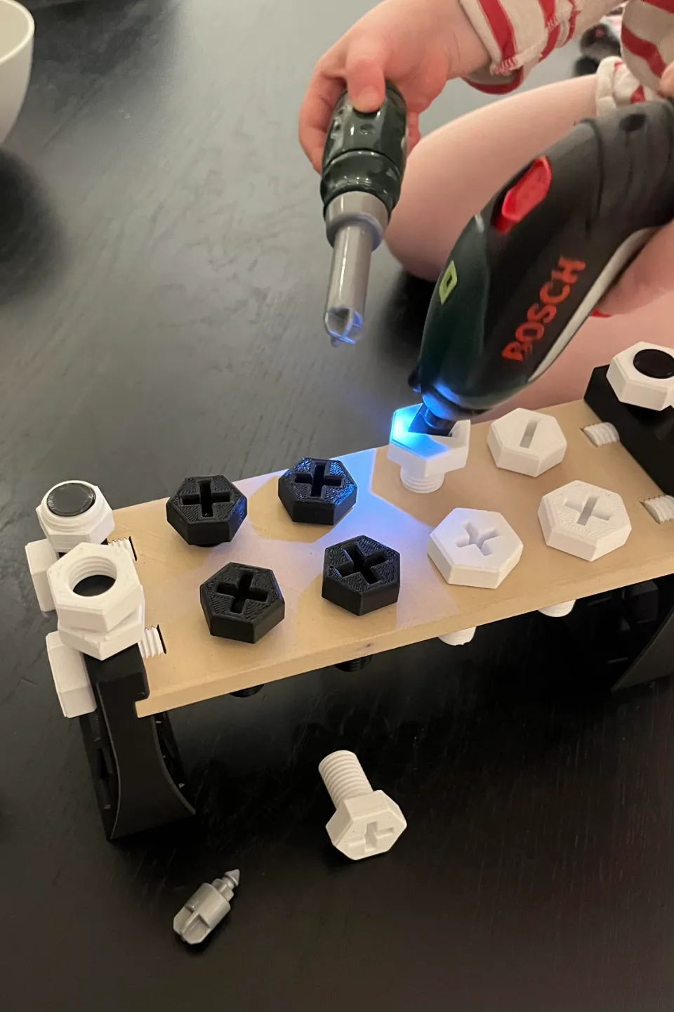 Screw Station Kids Toy by André - MakerWorld