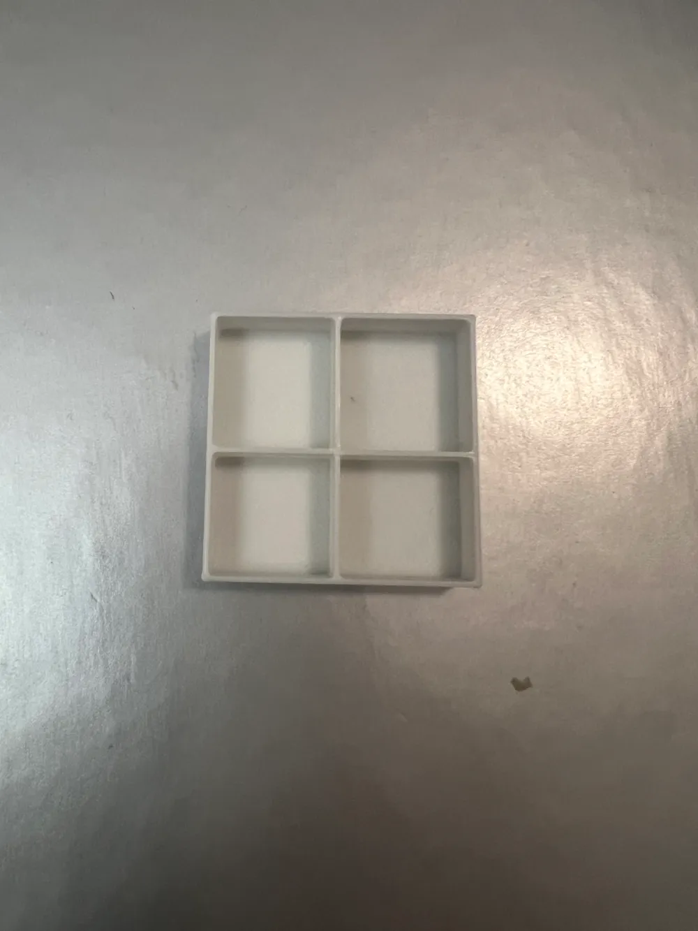 Box with Dividers by user_2313409170MakerWorld: Download Free 3D Models