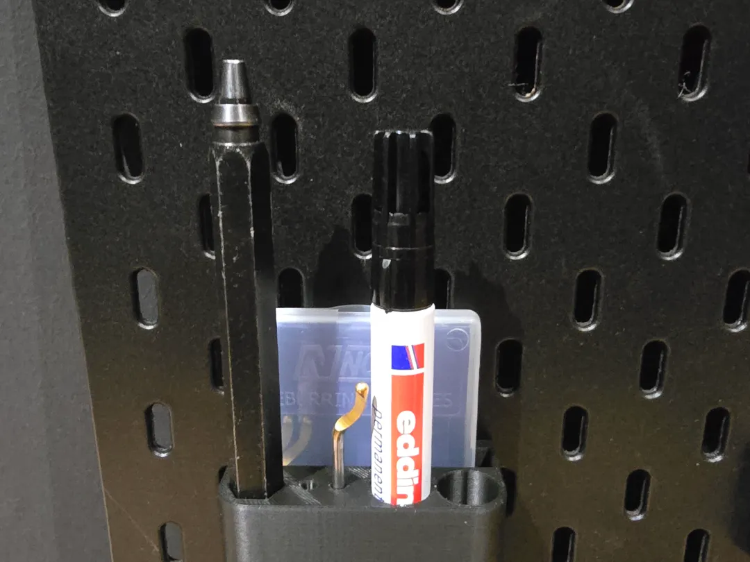 Skadis Hand Deburring Tool Holder + Pins + Blades - Free 3D Print Model ...